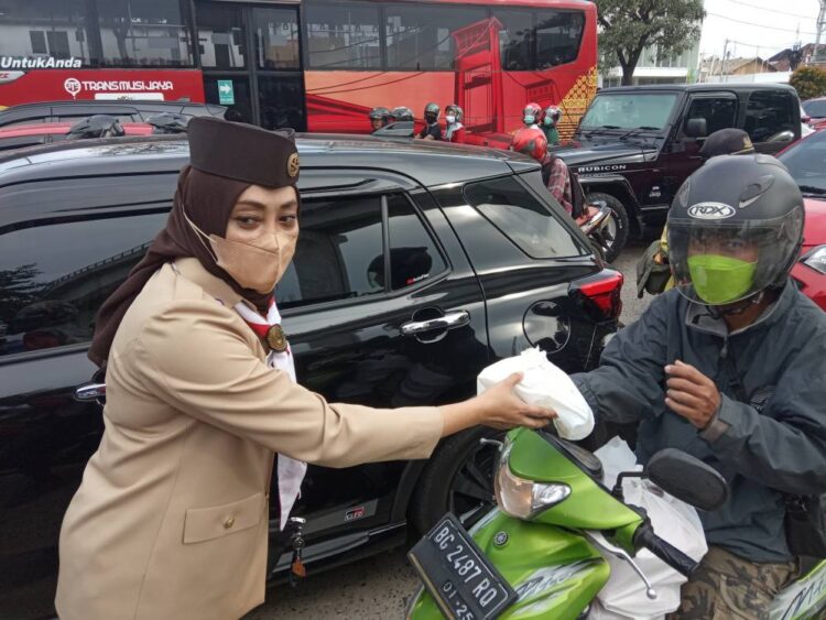 Satgas Pramuka Peduli Kwarcab Palembang Bagikan Ratusan Takjil – Warta ... Satgas Pramuka Peduli Kwarcab Palembang Bagikan Ratusan Takjil – Warta ...