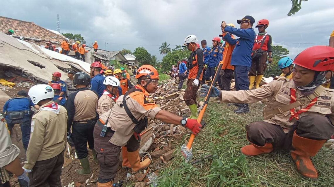 Ratusan Pramuka Peduli Tergabung dalam Penanganan Gempa Bumi Cianjur ...