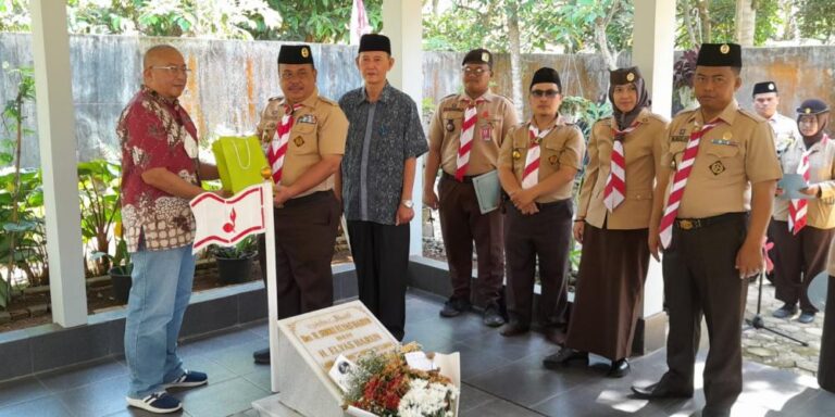 Kwarda Lampung Ziarah Makam Tokoh Gerakan Pramuka – Warta Pramuka